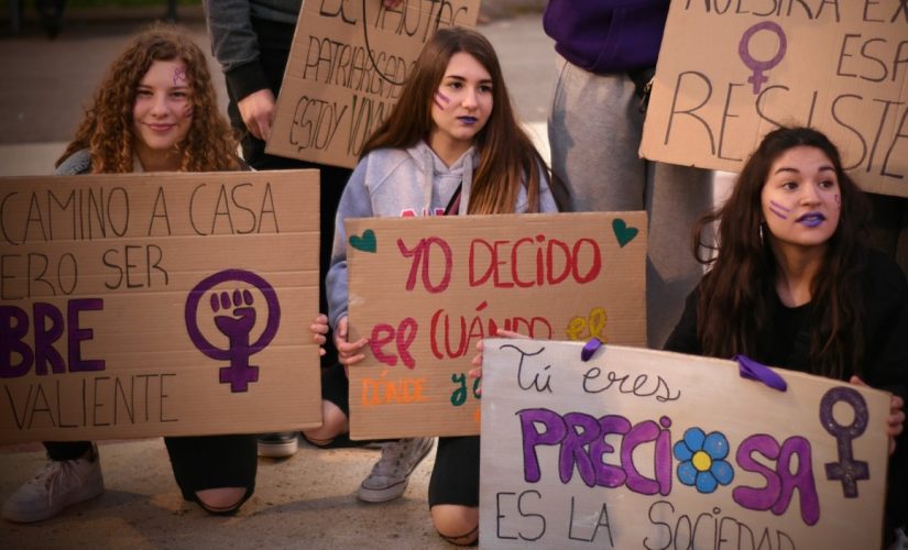 Concentración de la Plataforma por la Igualdad contra un nuevo ... Concentración de la Plataforma por la Igualdad contra un nuevo ...